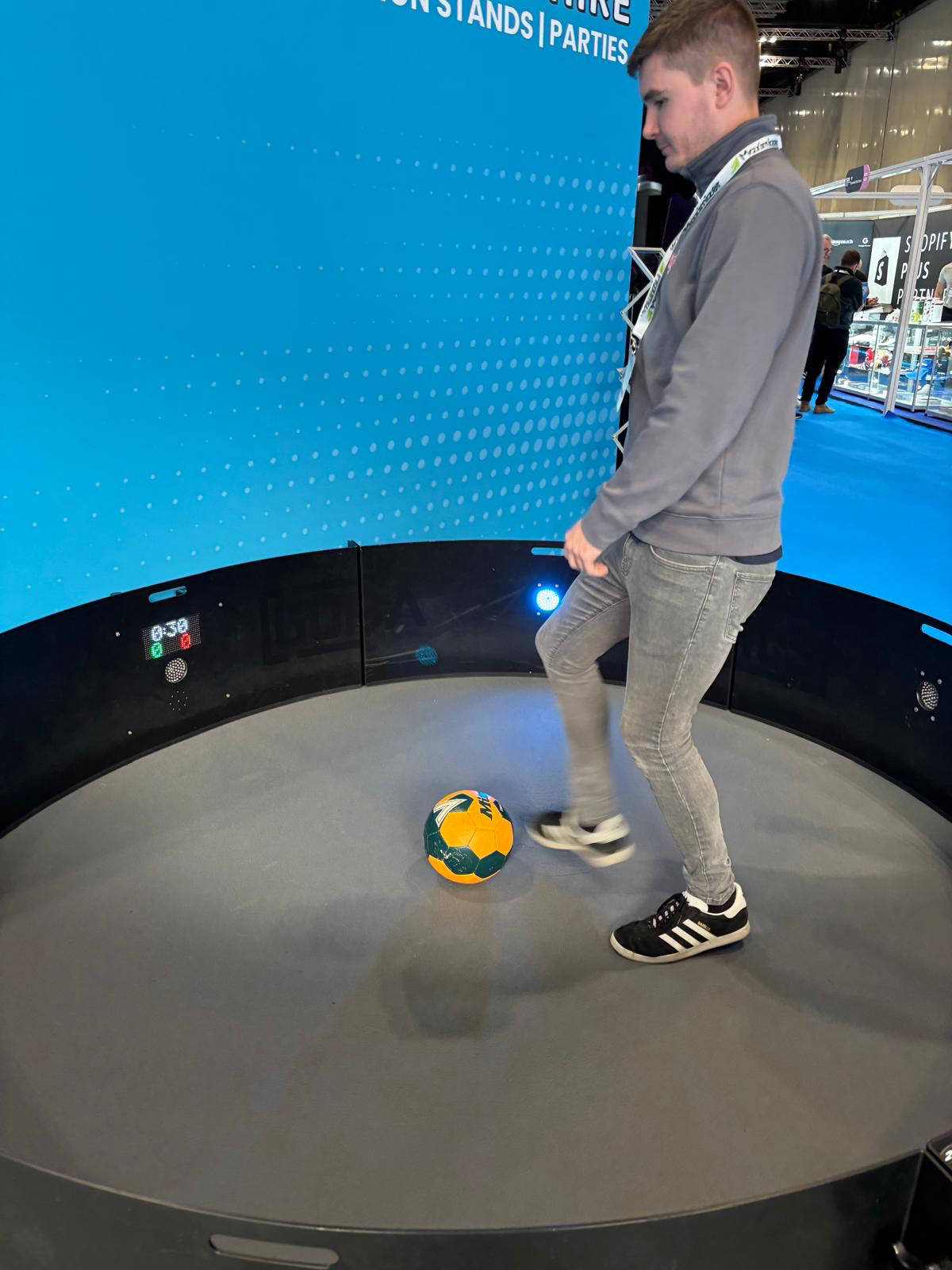 Icon Fast Feet Reaction Game | Branded Game for Exhibitions & Brand ...